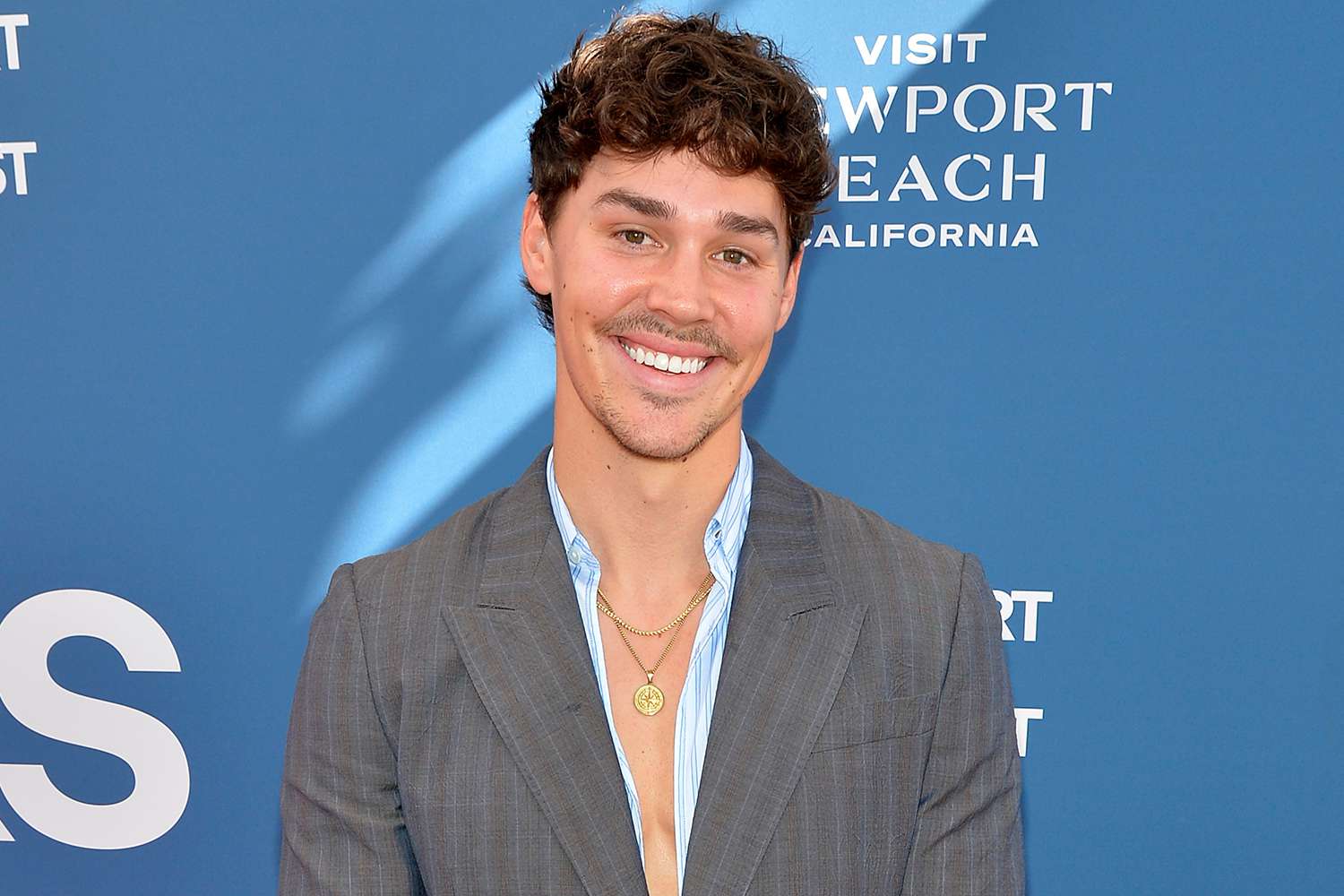 The Complete Guide to Noah Beck: Bio, Career & Fun Facts - The Dining ...